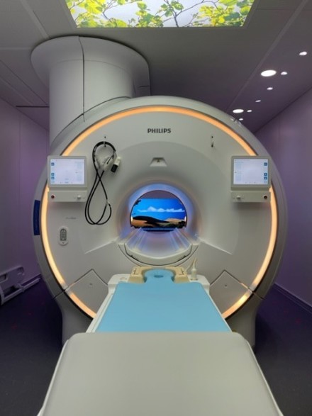 les IRM équipées d'un environnement apaisant grâce au mécénat breton ...